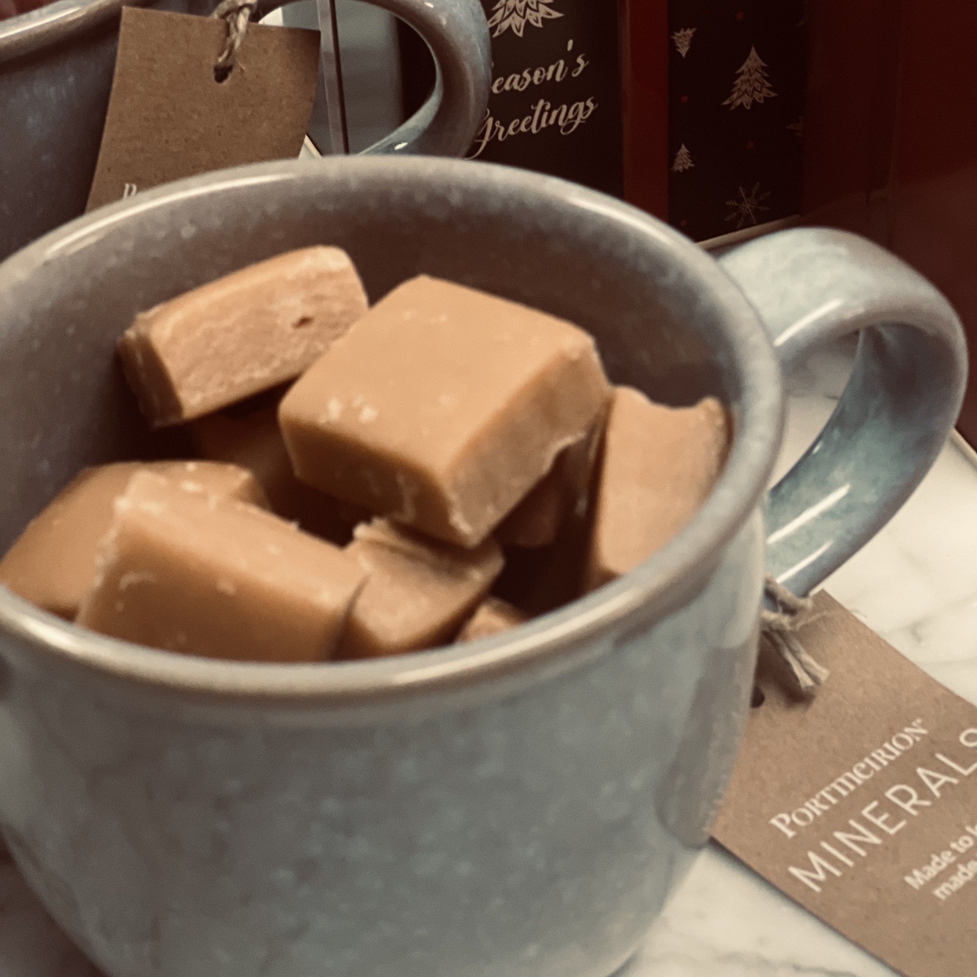 Cup "Amethyst" filled with 200 g Vanilla Fudge - We offer a variety of ...